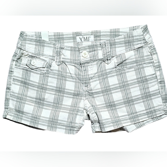 YMI | Shorts | Ymi Juniors Shorts Plaid Whitegray Size 5 | Poshmark